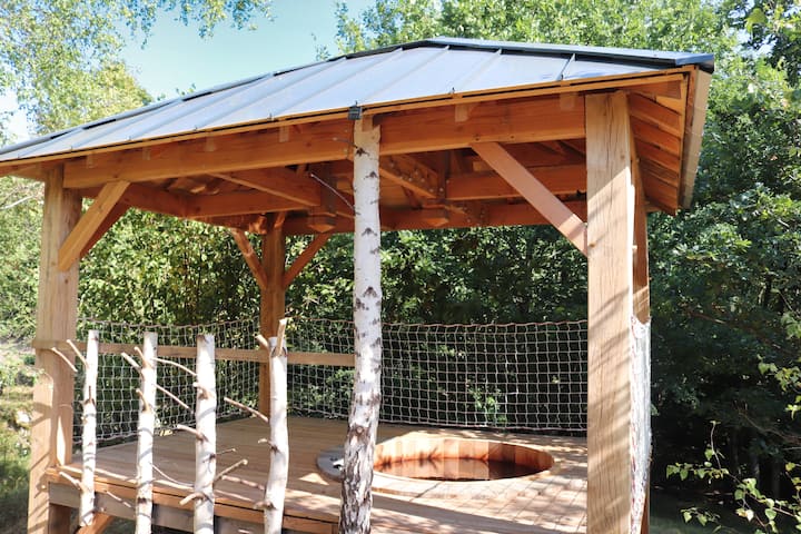 Cabane Spa Privatif  "Quiétude" - Bort-les-Orgues