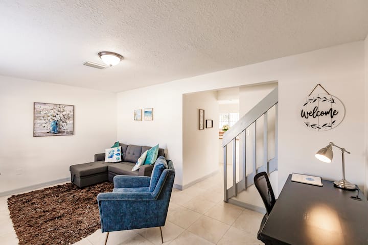 Miami Oasis: 7 Mins To Dolphin Mall+mia. Ps4+games - South Miami, FL