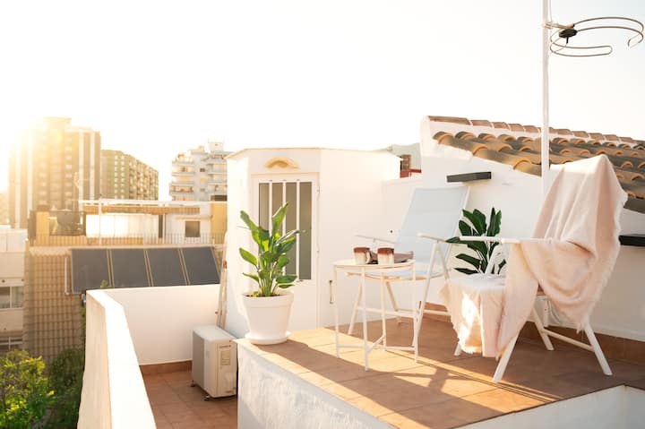 Cozy Beach Apartment With Private Roof Terrace! - Fuengirola