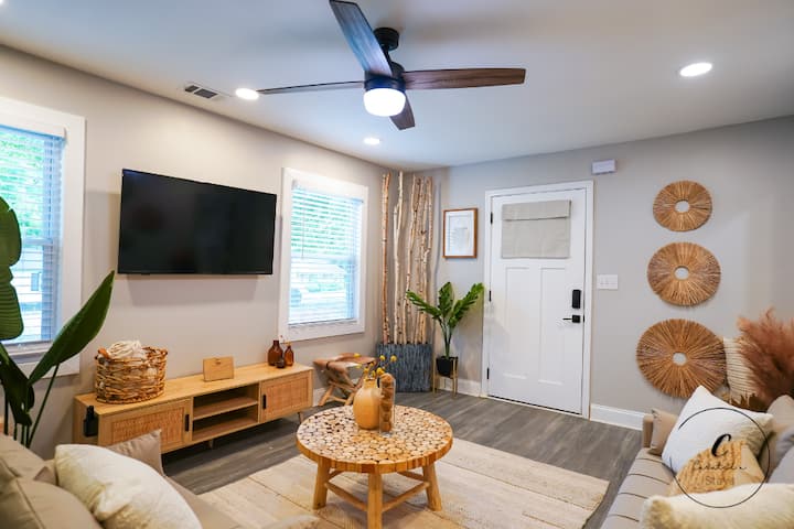 Little Blue Bungalow - Atlanta, GA