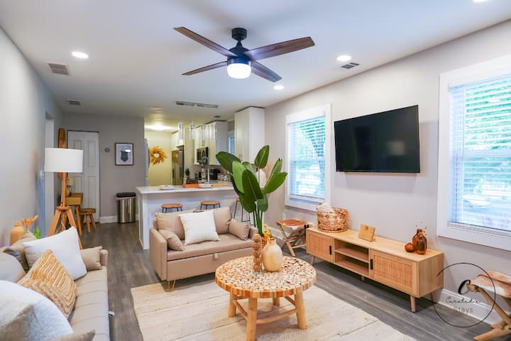 Little Blue Bungalow - Atlanta, GA