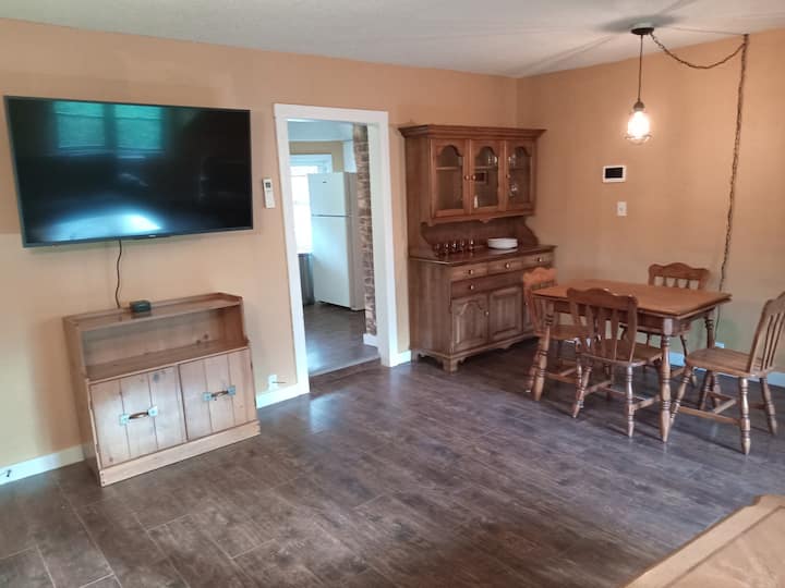 2nd Floor Carriage House Apt - Toledo, OH