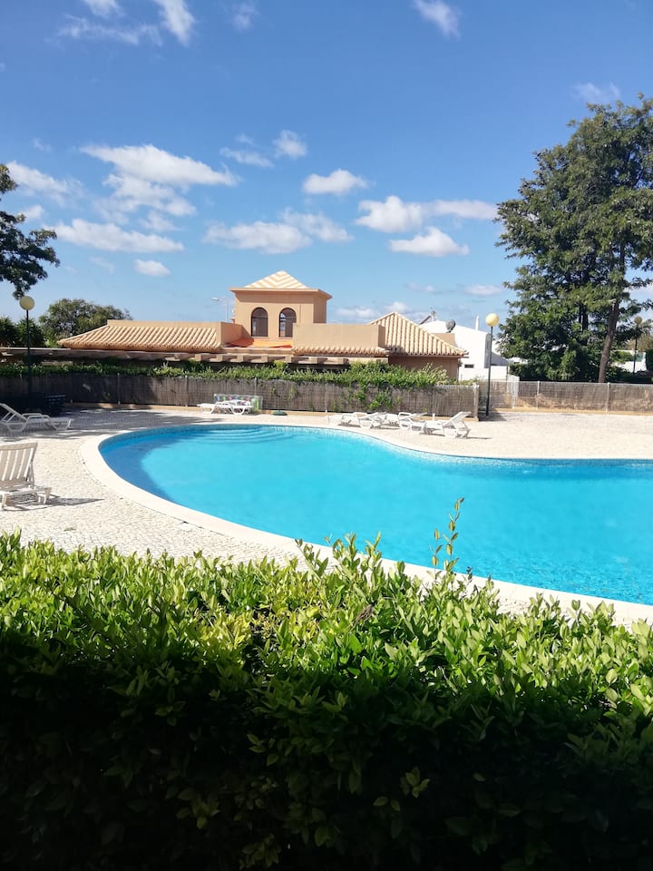 Villa V2 Com Piscina Em Santa Eulalia - Albufeira - Boliqueime