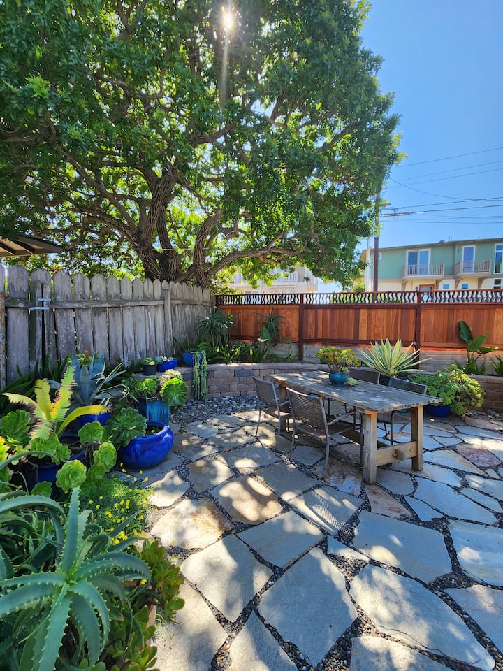 One-of-a-kind Bungalow/hot Tub/31 Day Minimum Stay - Encinitas, CA