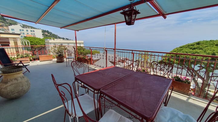 Attico Vista Mare Con Terrazzo - Alassio