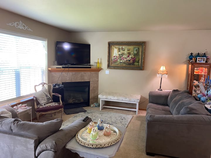 Quiet Stay In Garden Themed Room - Redmond, OR