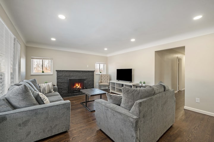 Prime Home & Location *Dearborn Heights* - Dearborn, MI