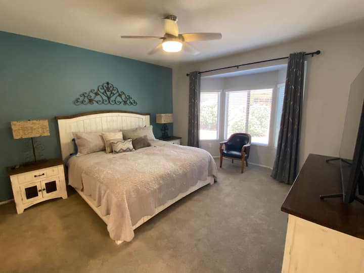 Sunny Cul De Sac Oasis - Surprise, AZ