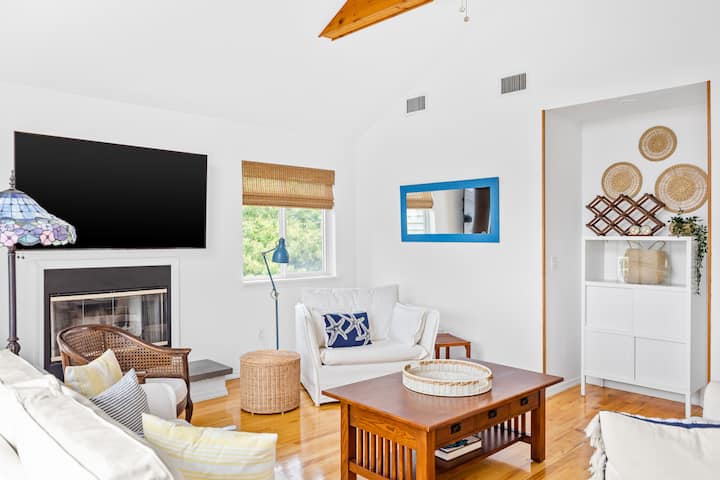Hilltop Bright Home W/new Pool Summer 2024 - Montauk, NY