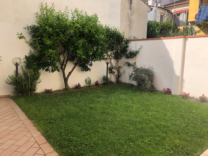 Da Laury - Casa Con Giardino - Viareggio