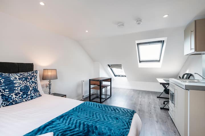 Spacious Studio In Fulham! - Fulham