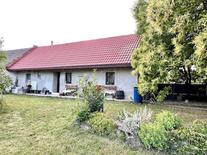 Chata Pod Gaštanom - Levice