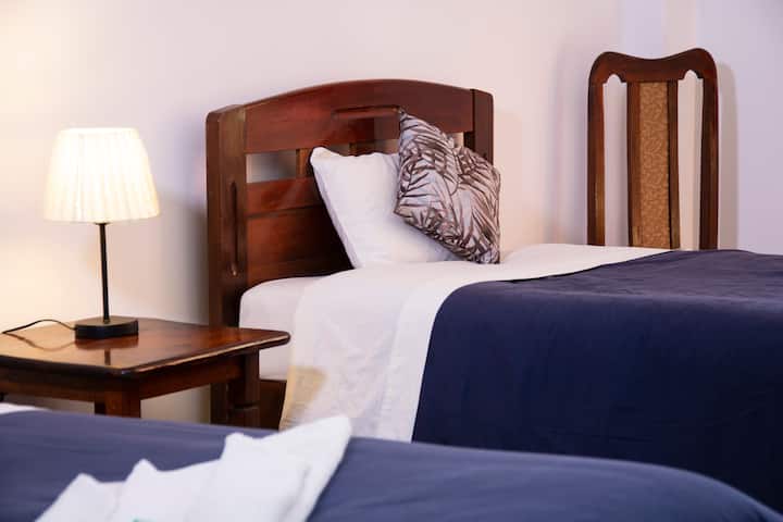 4 Personas Baño Privado Centro - La Paz