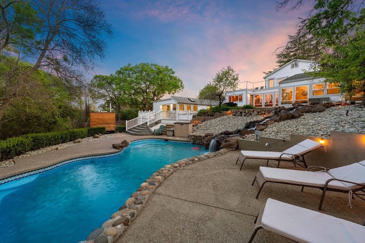 Folsom Lake Stunner W/ Pool! - Folsom, CA