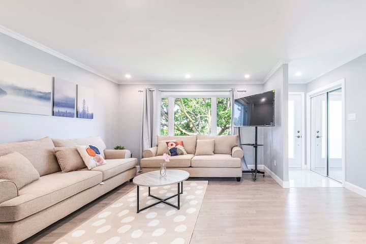 Elegant Cozy Retreat | Two Free Parking Spots - Brossard