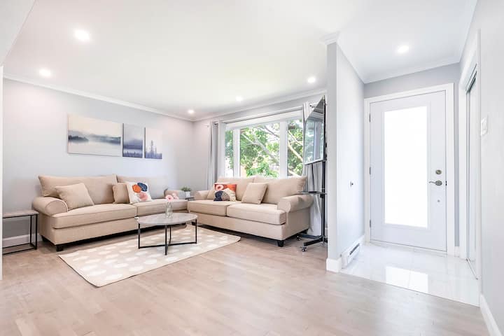Elegant Cozy Retreat | Two Free Parking Spots - Brossard