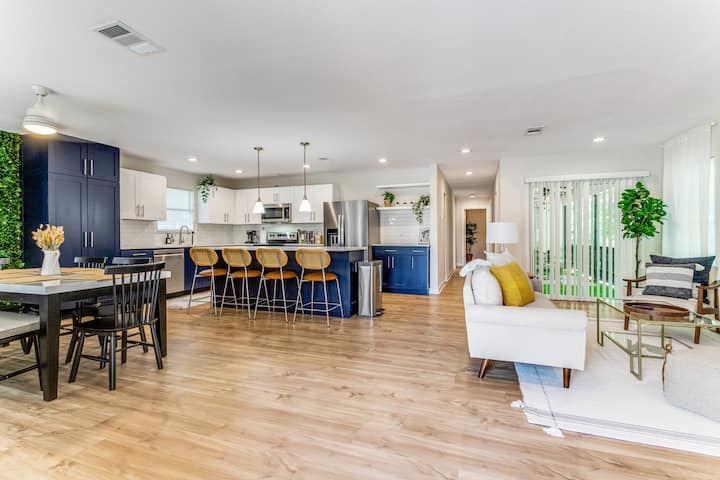 Gorgeous 3bd 2bth House 5 Min From Central Dallas - Dallas, TX
