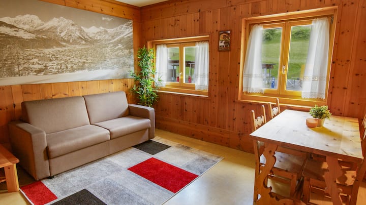 Tipico Trilocale Fronte Piste, Parcheggio Gratuito - Bormio