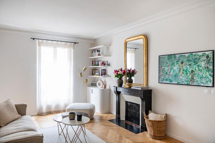 Deux Pièces Vue Tour Eiffel - Paris