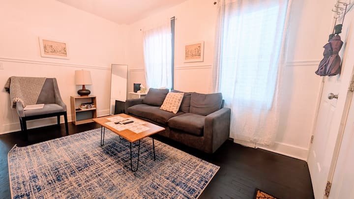 2br Apt 2 Bks From Warren St Da - Hudson, NY