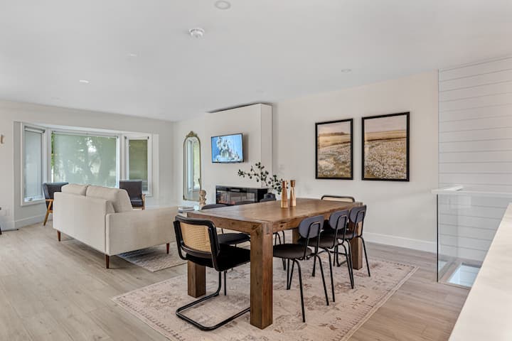 Prime Location| Endless Fun |4br|ac |Backyard&bbq - Calgary