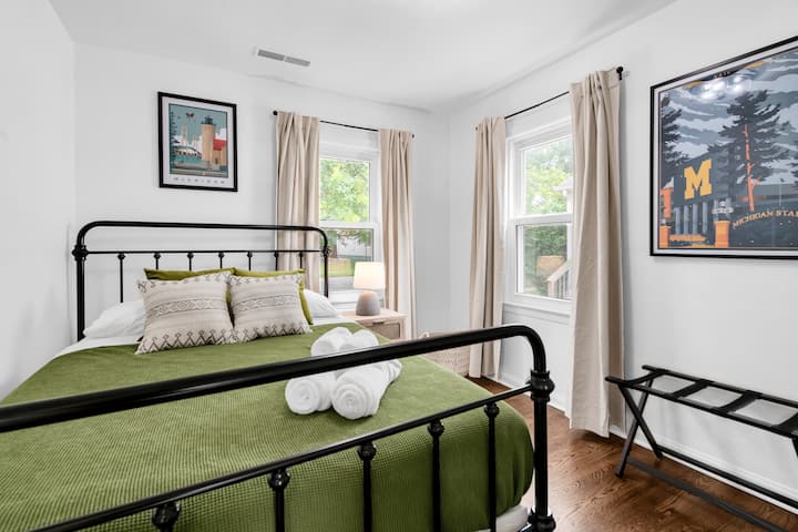 Ranch 2 Bedroom 3 Beds| Near Dtw| Park Your Boat - Lincoln Park, MI