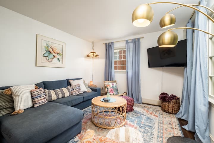 Comfy Cozy Laid Back Cottage - Charlotte, NC