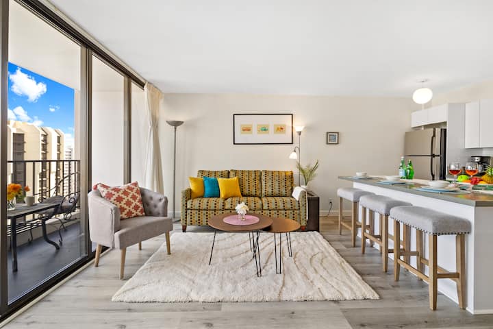 Cozy Condo W/ Mountain Views & Lanai - Honolulu