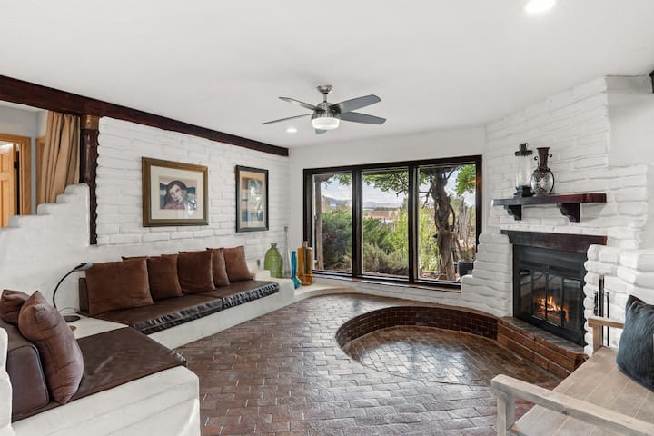 Corrales Adobe Estate For Family Gatherings - New Mexico