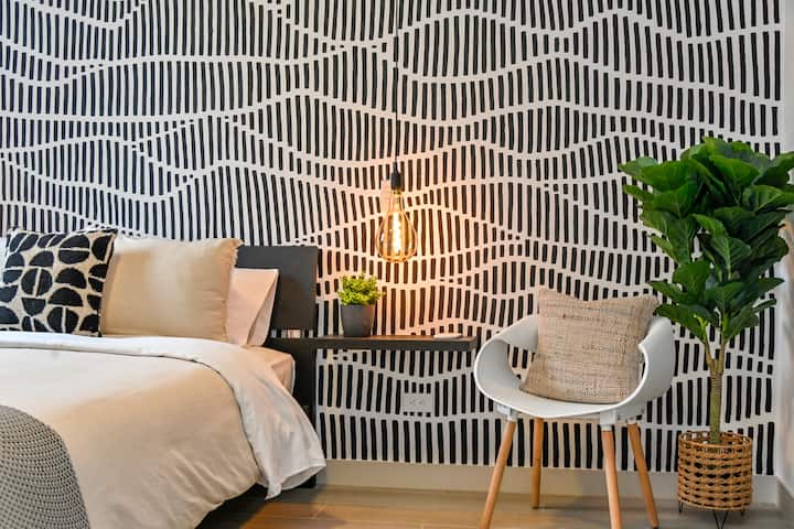 Monochrome Condo - Art & Relaxation @ La Sabana - San José