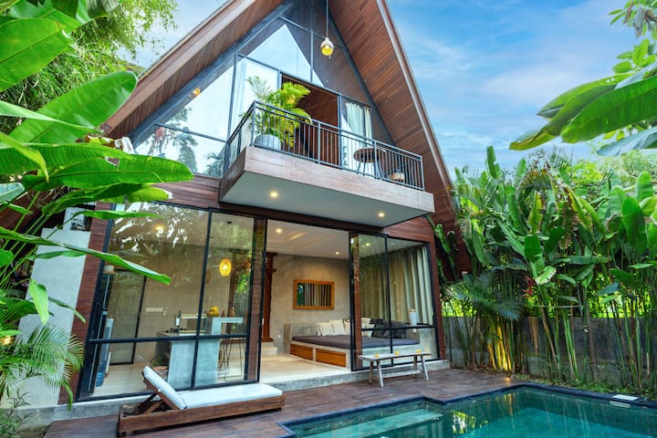 A Rustic Tropical Getaway With An Industrial Flair - Canggu