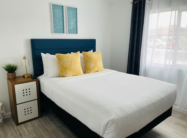 Modern 2br Getaway |Near Westgate And Shopping - Glendale, AZ