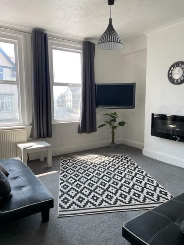2 Bed Southbourne Beach Flat - Southbourne