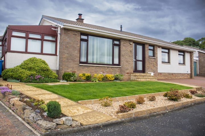 Cosy Family Cottage - Spacious Garden - Queensferry