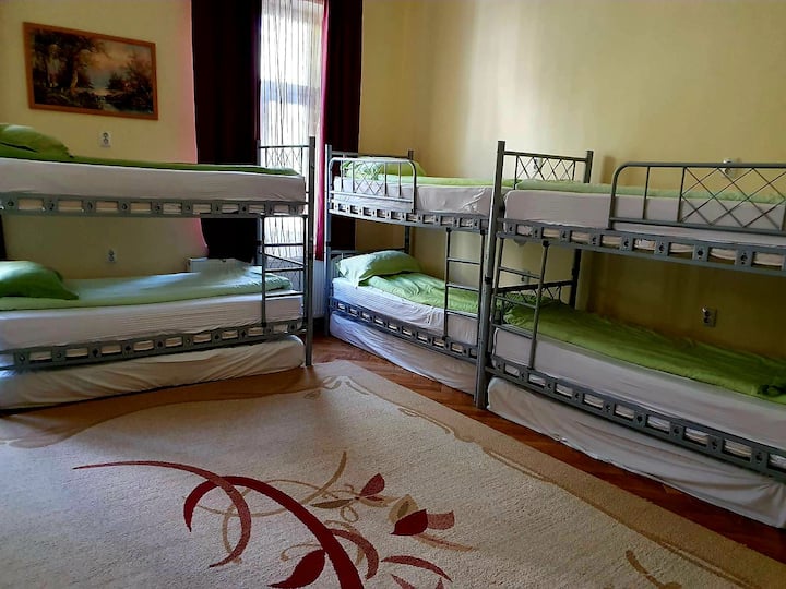 Group Accommodation For Up To 16 - Cluj-Napoca