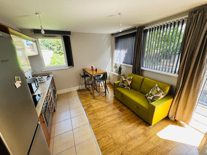 8 Mins To London Bridge: Modern 1-bed W/ Balcony - Londres