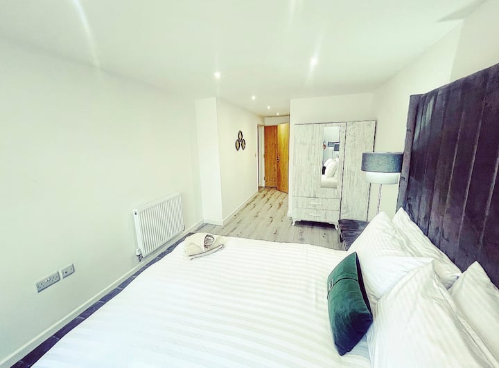 The Elegant Abode 2023 New-build - Oxford