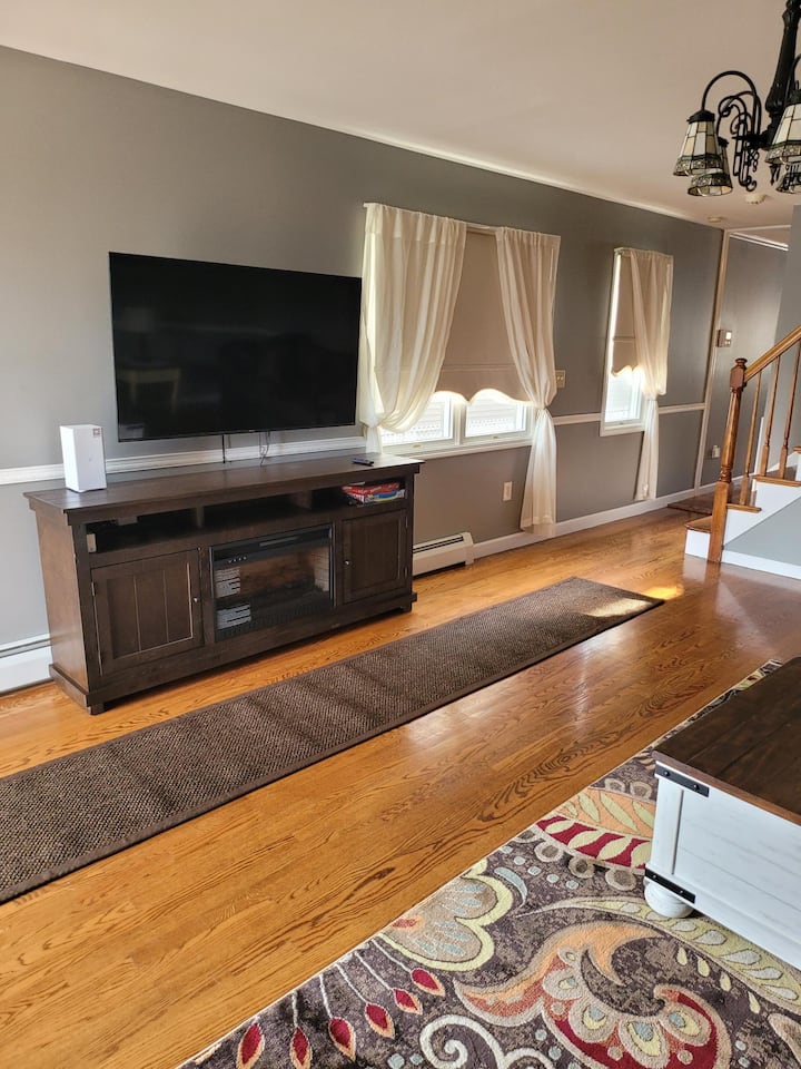 Three Bedroom Home. - Staten Island, NY