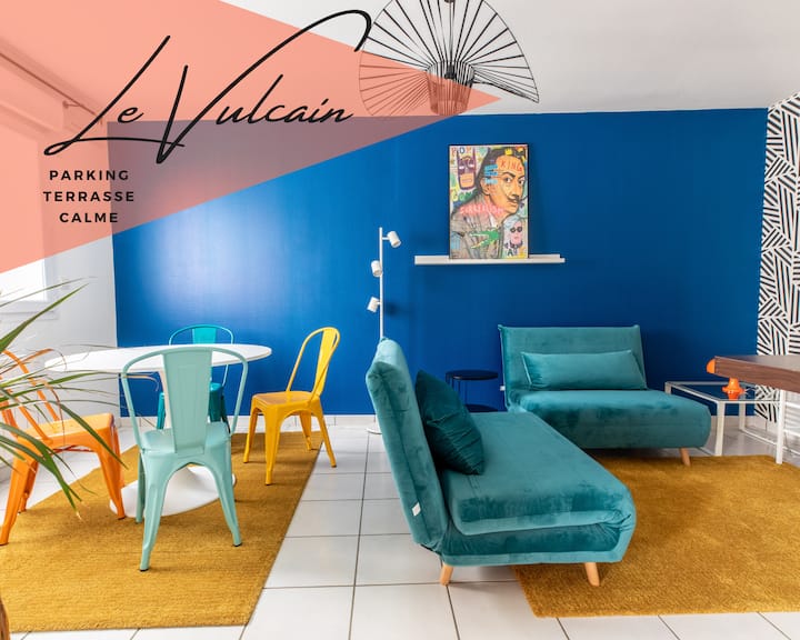 *Le Vulcain* Terrasse & Parking - Aydat
