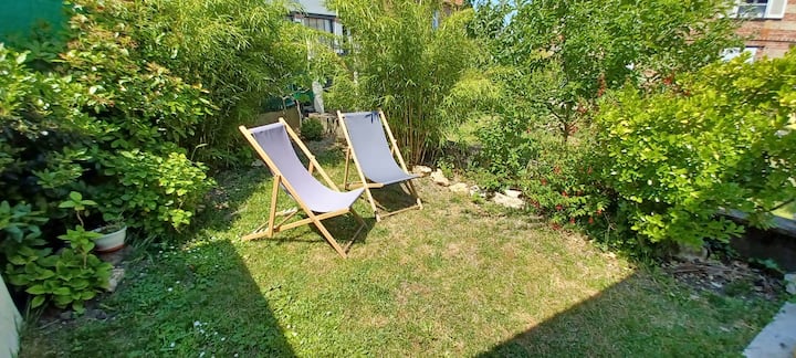 Maisonnette Avec Son Jardinet. - Boulogne-Billancourt