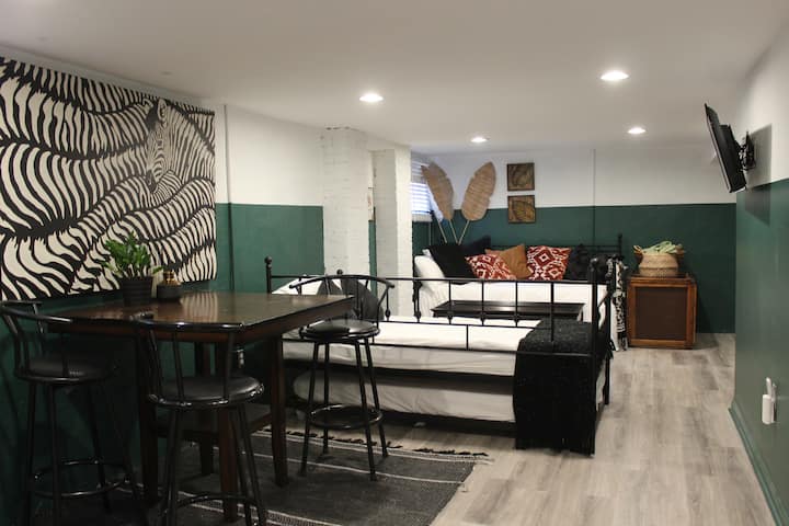 Cozy Basement W/natural Light! 5min To Downtown Kc - カンザスシティ, MO