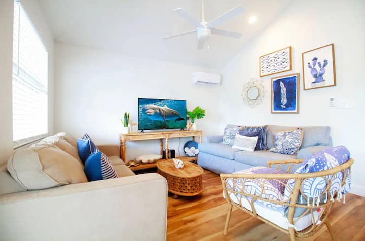 Dream Stay: 3 Bedrooms Beach Bliss Just Steps Away - Clearwater Beach, FL