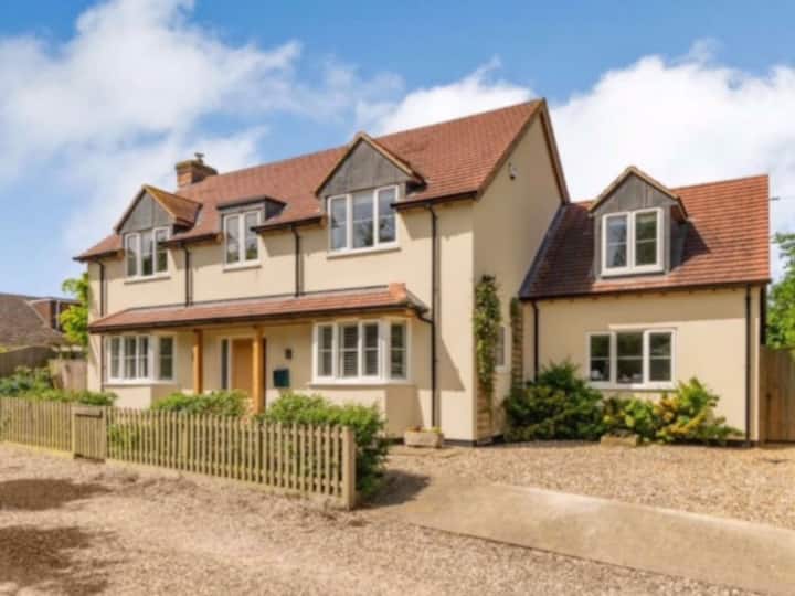 Home In Kintbury - Newbury