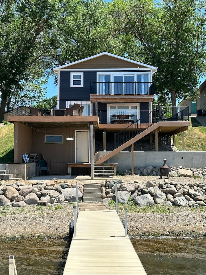 Poinsett Lakeside Escape - Lake Poinsett, SD