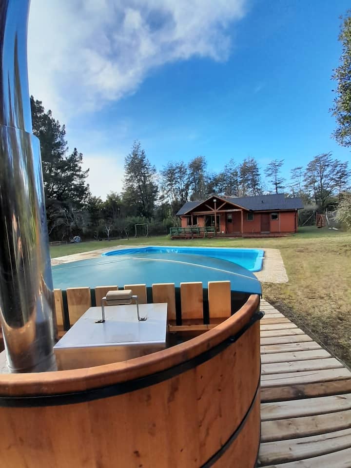 Hermosa Casa Con Tinaja Y Piscina En Pucon. - Pucon