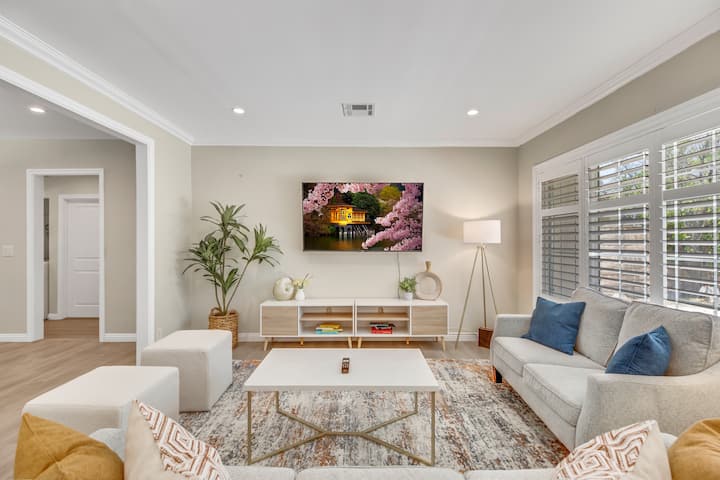 Stunning Professionally Designed Beautiful Home! - Monrovia, CA