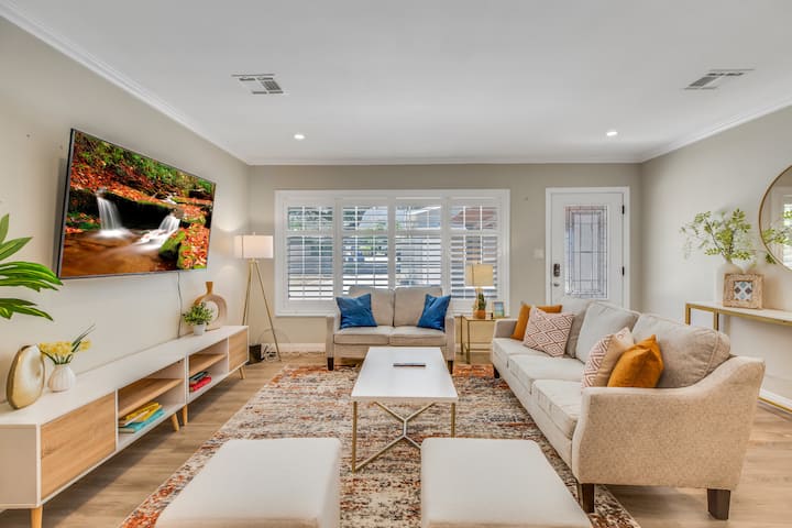 Wonderful Professionally Designed Beautiful Home - Monrovia, CA