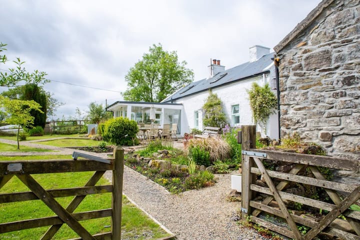 Dreamweavers’ Cottage & Lodges - Leitrim Village