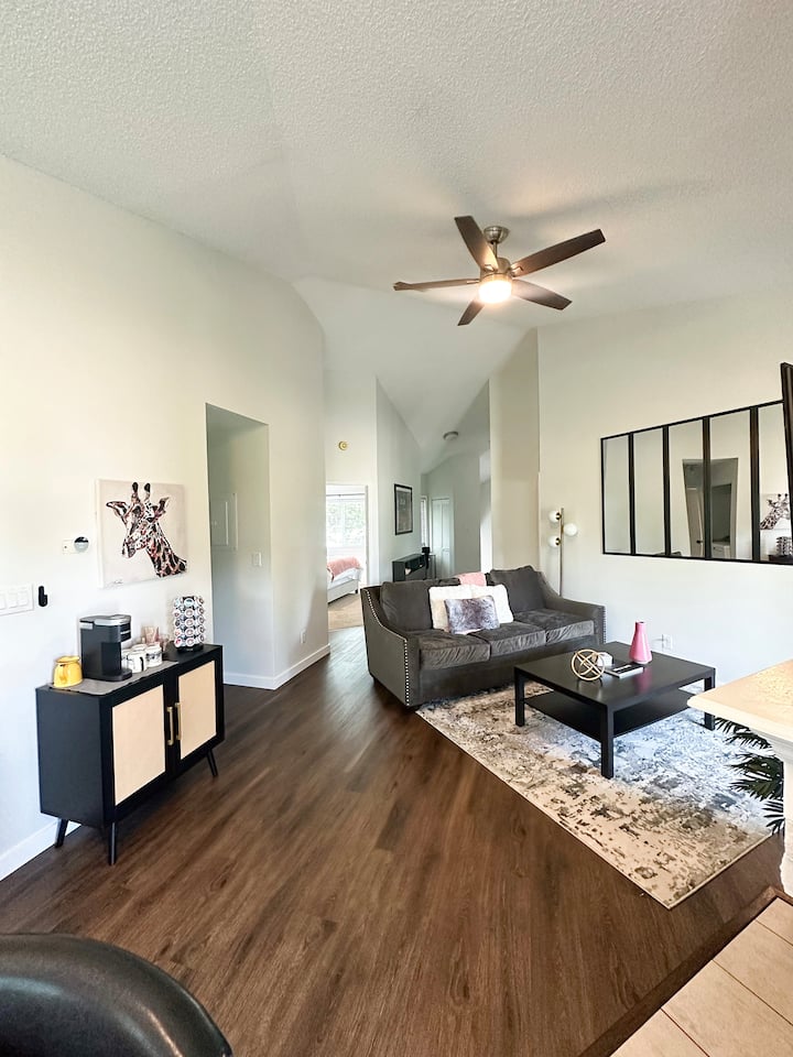 Modern Rocket City Condo - Huntsville, AL