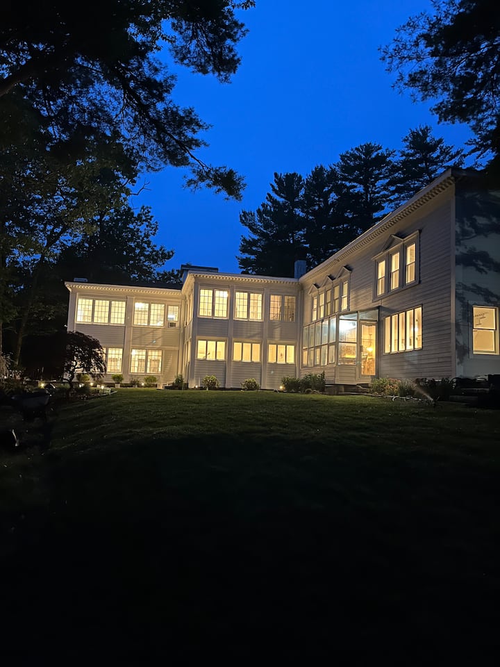 York River Mansion - York's Wild Kingdom, York